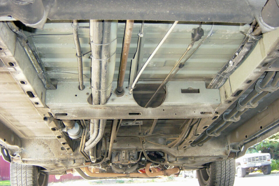 How To Clean A Fuel Tank Without Removing It