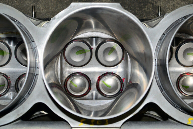 7 Symptoms of a Bad or Burnt Intake and Exhaust Valves